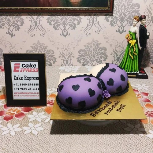 Boobs Designer Cake Delivery in Delhi NCR - ₹3199.00 : Cake Express